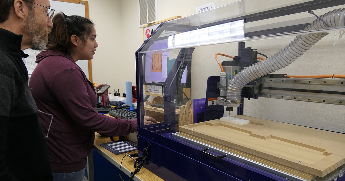 College showcases advanced manufacturing innovation lab | Lake County ...