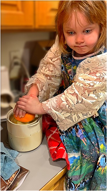 Juicing oranges | Coeur d'Alene Press