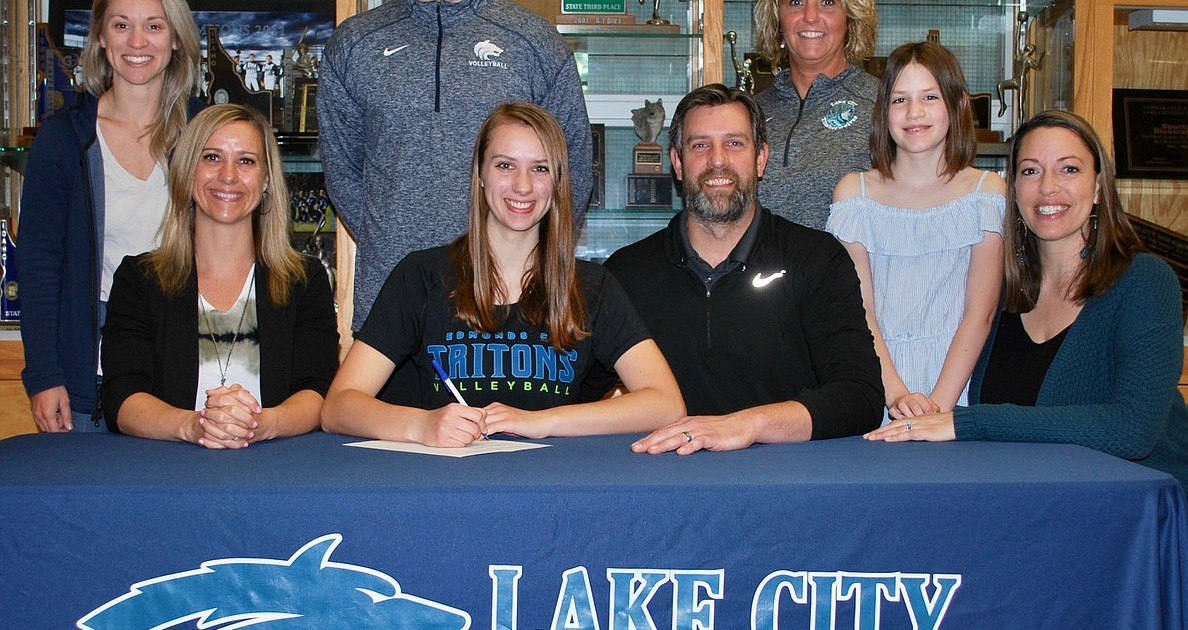 Signing photos June 22, 2020 | Coeur d'Alene Press