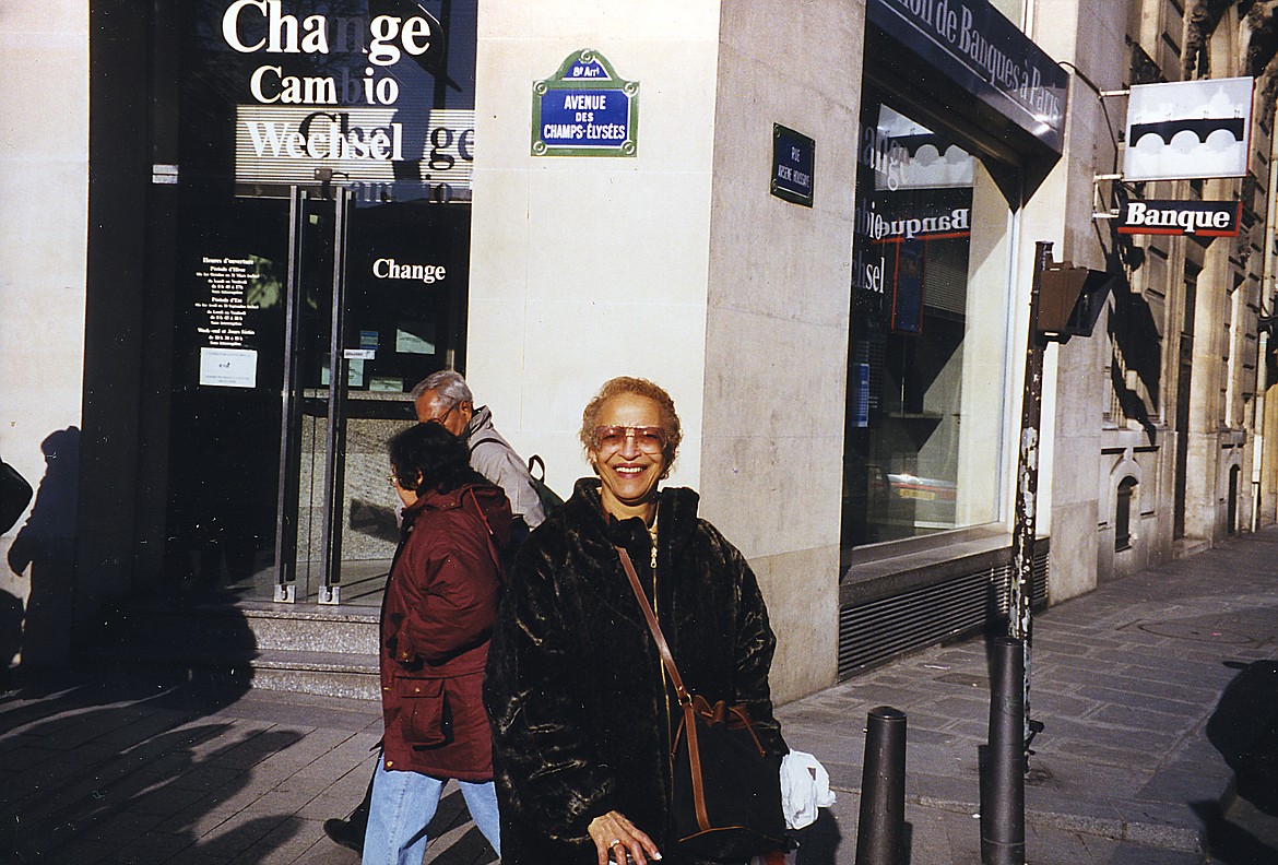 Raella Rhoades met the love of her life in Kalispell | Daily Inter Lake