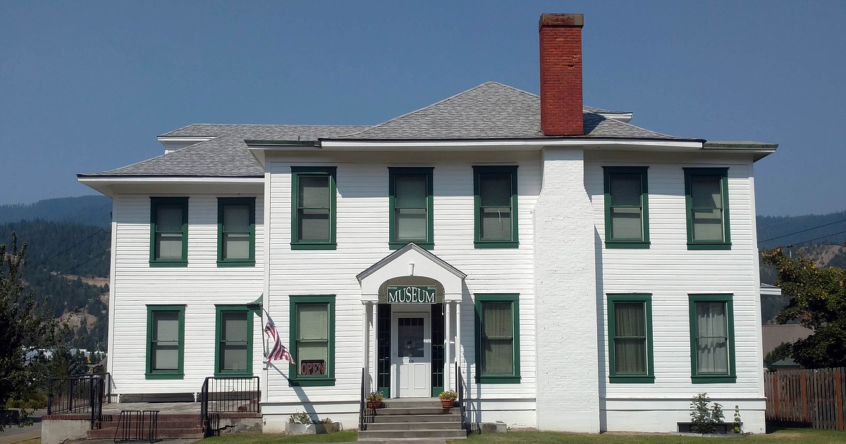 Opening night celebration at Staff House | Shoshone News-Press