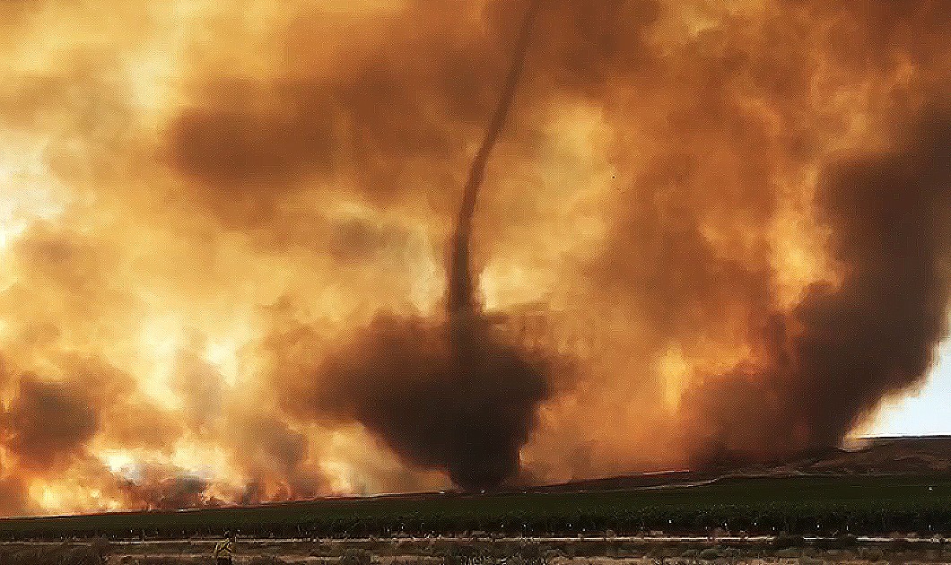 Powerline Fire, sparked by motorcycle, now at 7,800 acres | Columbia ...