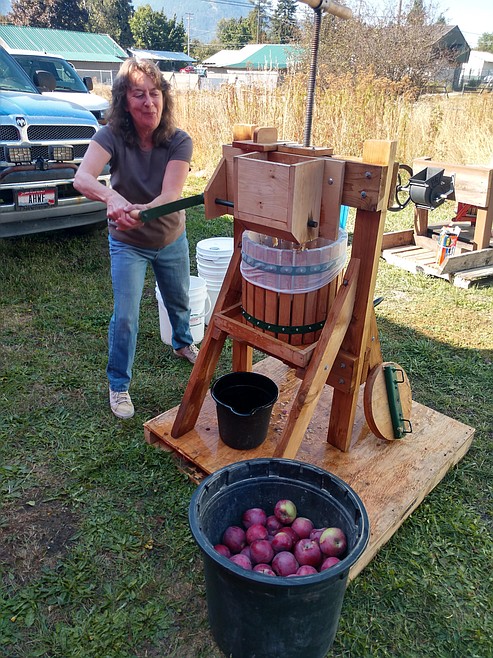 Memorial apple pressing is big success | Bonner County Daily Bee