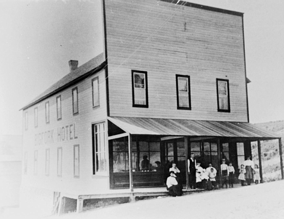 Stay awhile in style – The Bigfork Inn | Bigfork Eagle