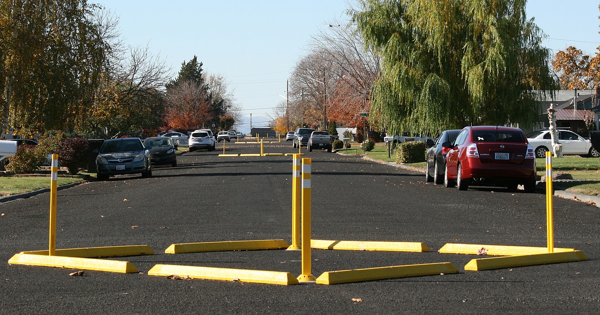 Slowing down: Traffic circle experiment begins in Othello | Columbia ...