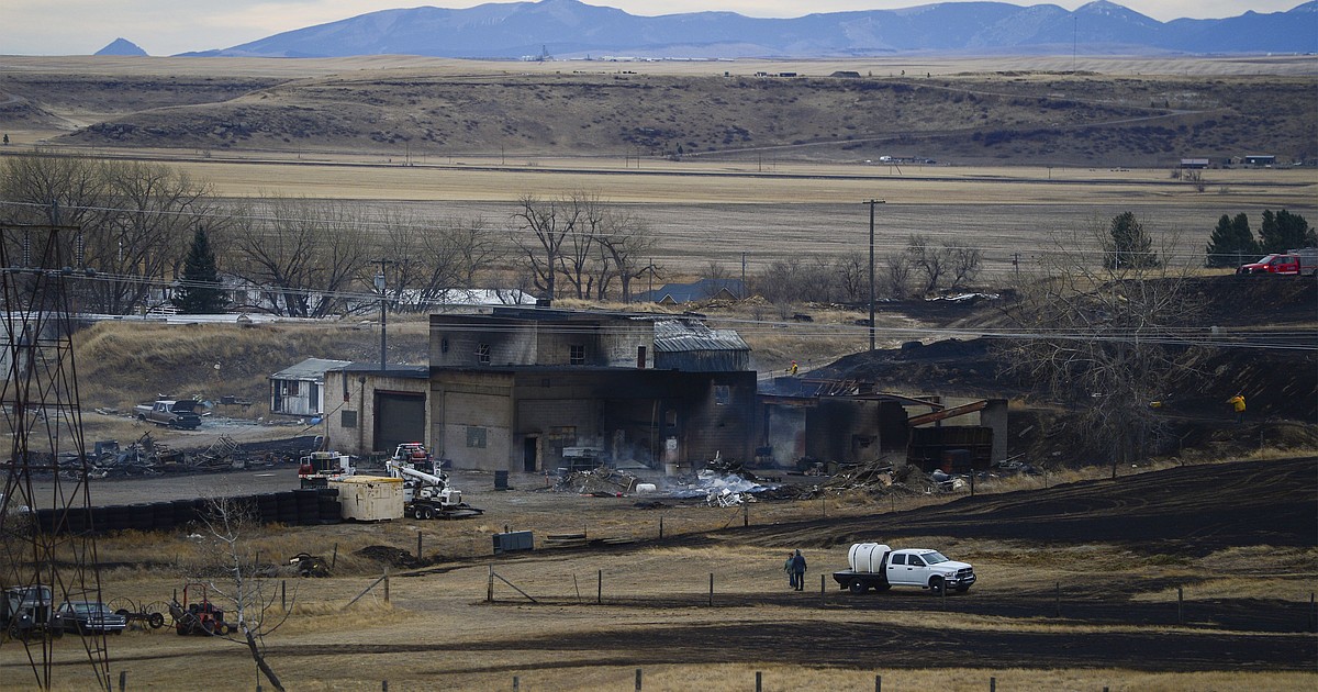 Wind-pushed fires force evacuations, burn homes in Montana | Daily ...