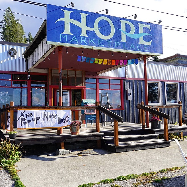 Artists' co-op launches in Hope | Bonner County Daily Bee