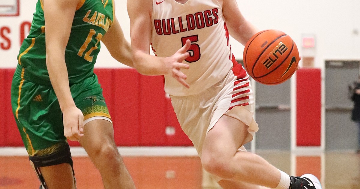 Bulldogs unable to contain Hawks in 4A IEL opener | Bonner County Daily Bee