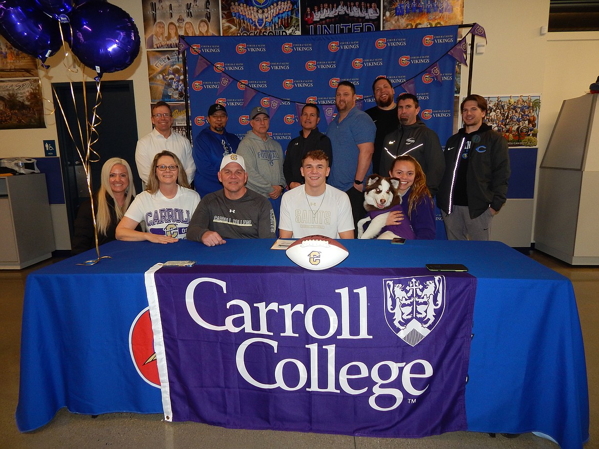 Signing photos April 7, 2022 | Coeur d'Alene Press