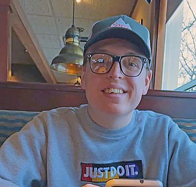 THE FRONT ROW with TREVAN PIXLEY: Six months, and counting at The Bee ...