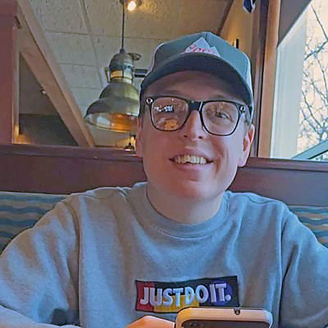 THE FRONT ROW with TREVAN PIXLEY: Six months, and counting at The Bee ...