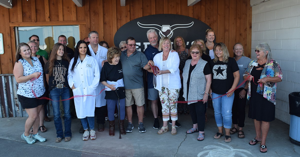 Ernie's Quality Meats cuts ribbon in Moses Lake | Columbia Basin Herald
