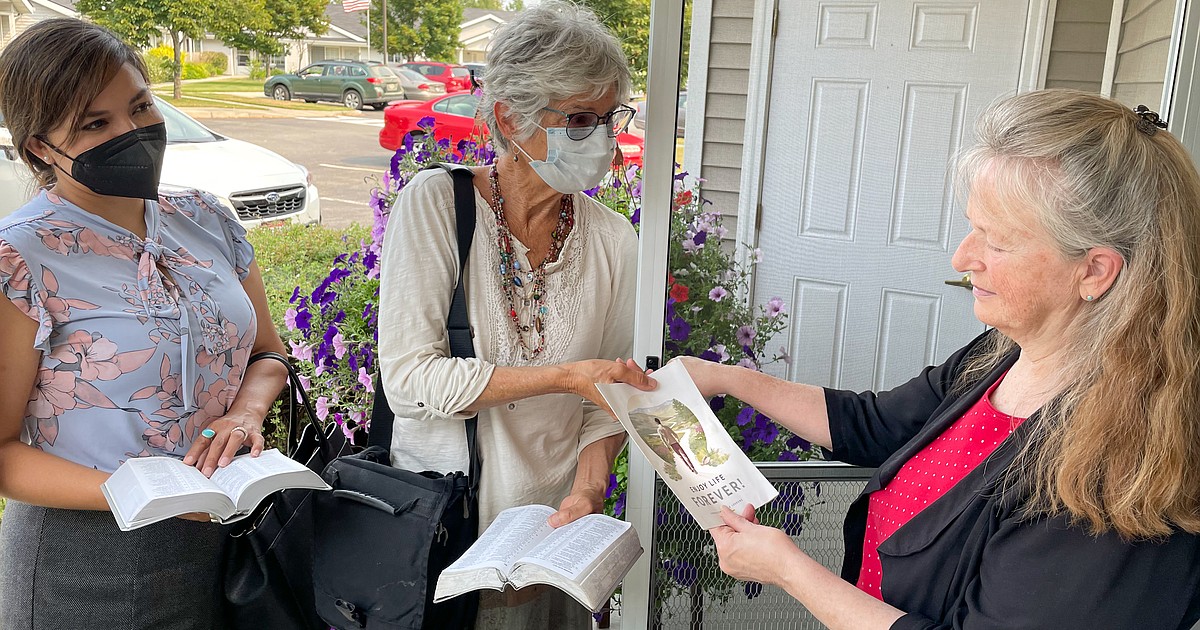 Jehovah's Witnesses resume door-to-door ministry | Bonner County Daily Bee