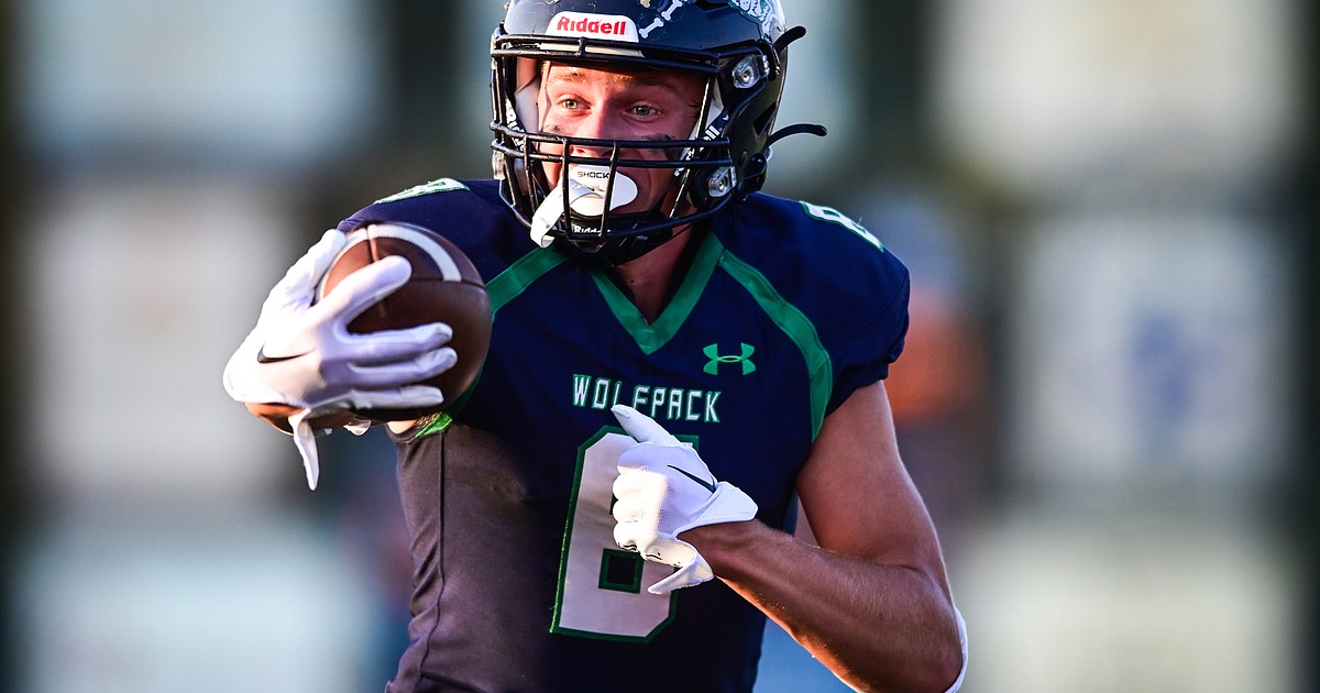 PHOTOS: Wolfpack rallies past Rustlers, 42-35 | Daily Inter Lake