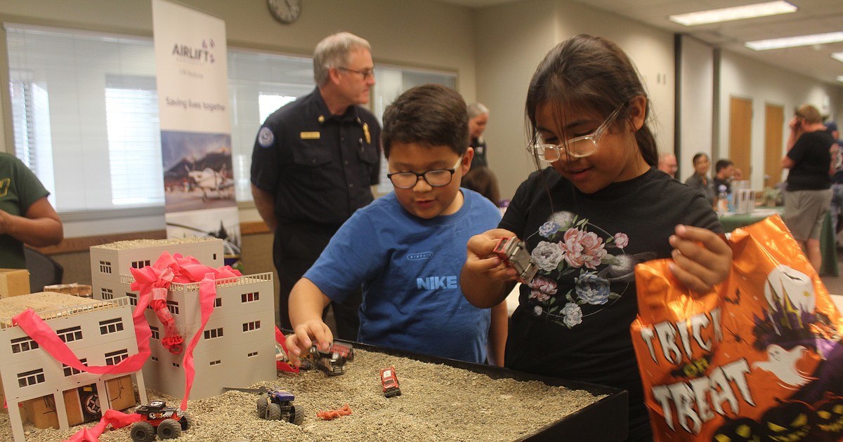 GCFD 3 celebrates oak anniversary | Columbia Basin Herald