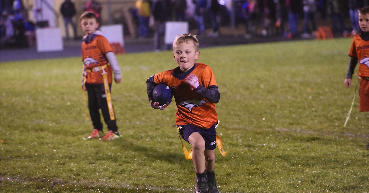Little Libby Loggers football entertains at halftime | Western News