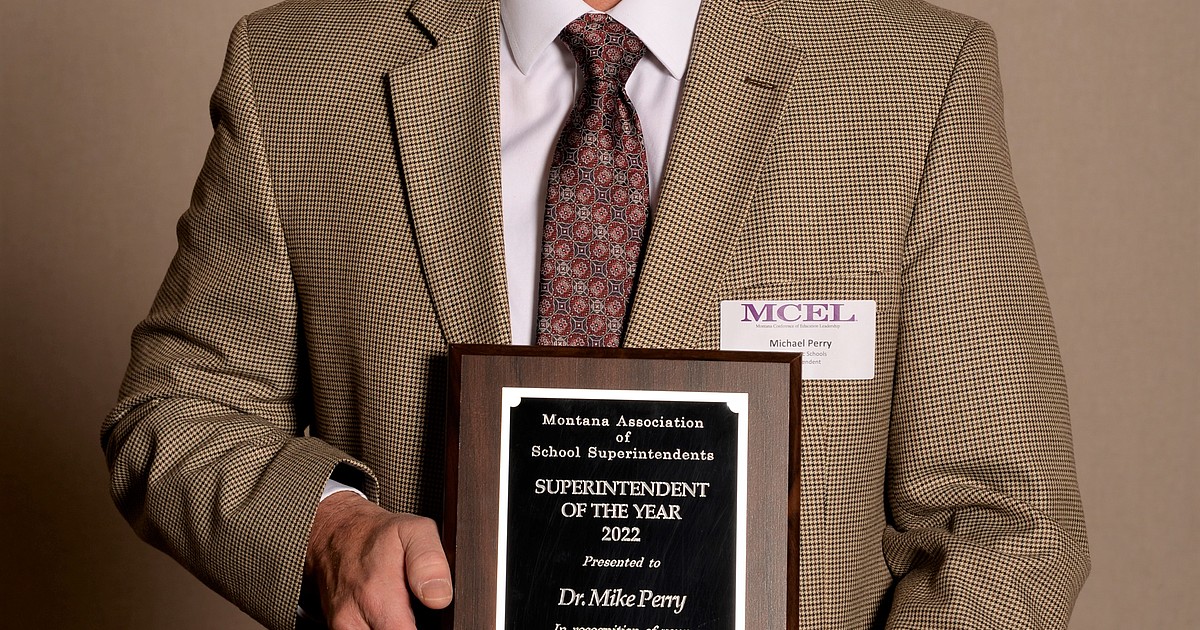 Mike Perry of Arlee named Superintendent of the Year | Lake County Leader
