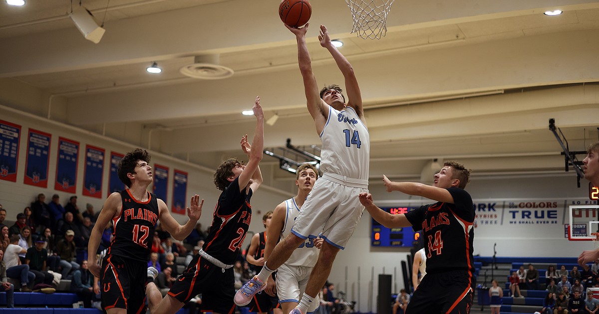 Vikes and Vals cruise past Plains | Bigfork Eagle
