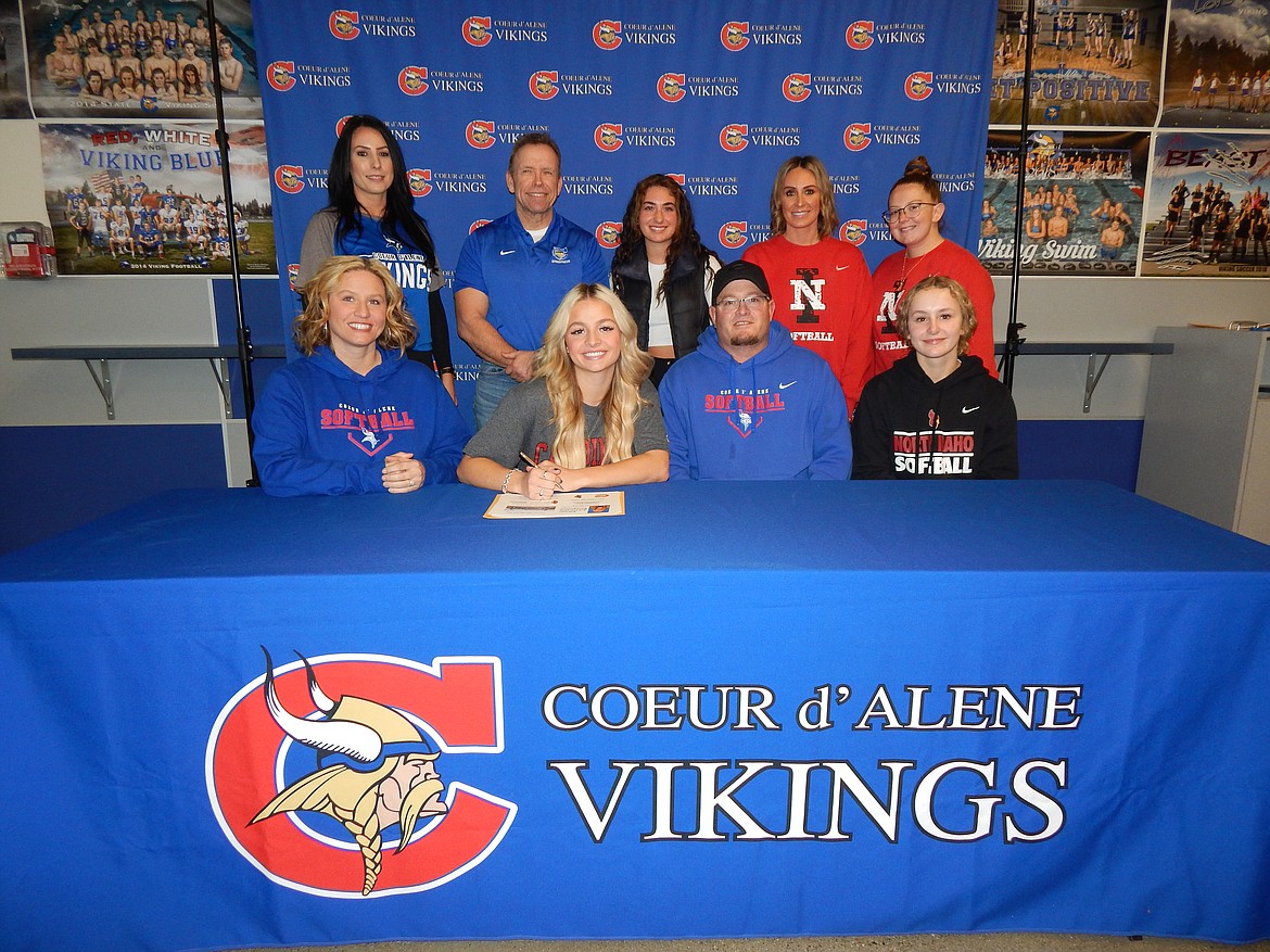 Signing photos Feb. 7, 2023 | Coeur d'Alene Press