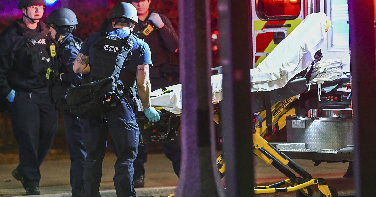 Official: Gunman in Michigan State shooting had note threatening 2 New ...