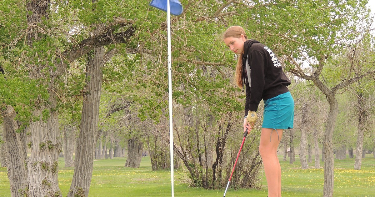 Ellie Baxter 3rd at State B golf tourney | Valley Press/Mineral Independent