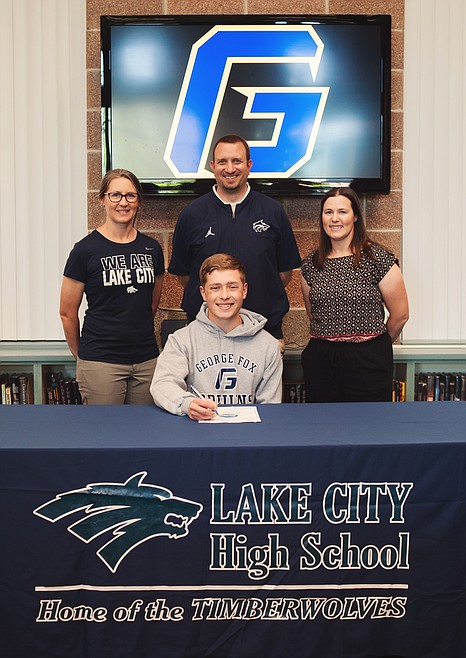 Signing photos June 10, 2023 | Coeur d'Alene Press