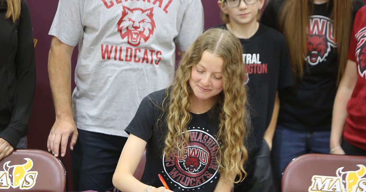 Moses Lake’s Holterhoff signs with CWU | Columbia Basin Herald