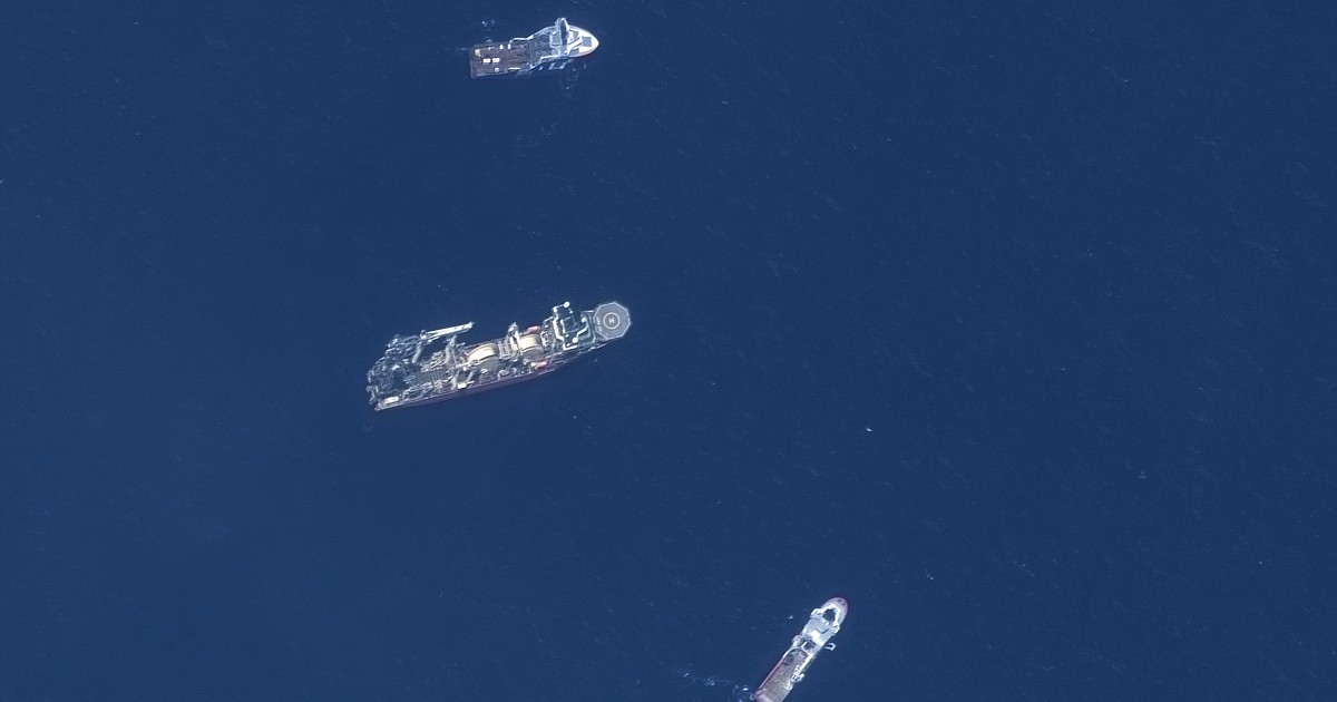 Titan implosion has searchers hunting for clues, officials grappling ...