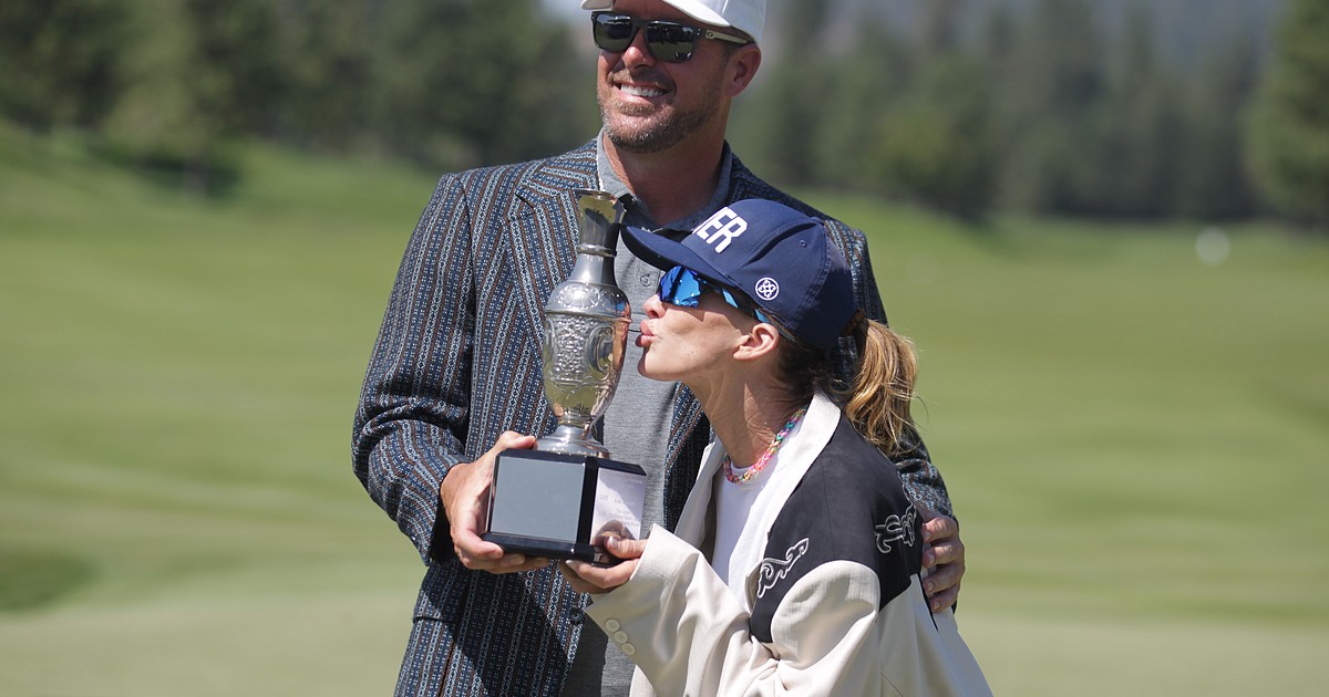 SHOWCASE GOLF: More than just golf ... Mulder, Janet Gretzky win titles ...