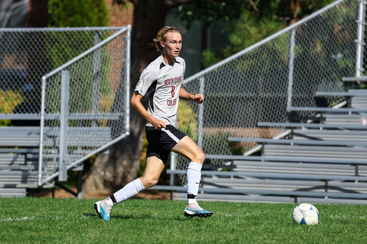 NIC ROUNDUP: Cards keep pace, finish unbeaten at Bellevue tourney ...