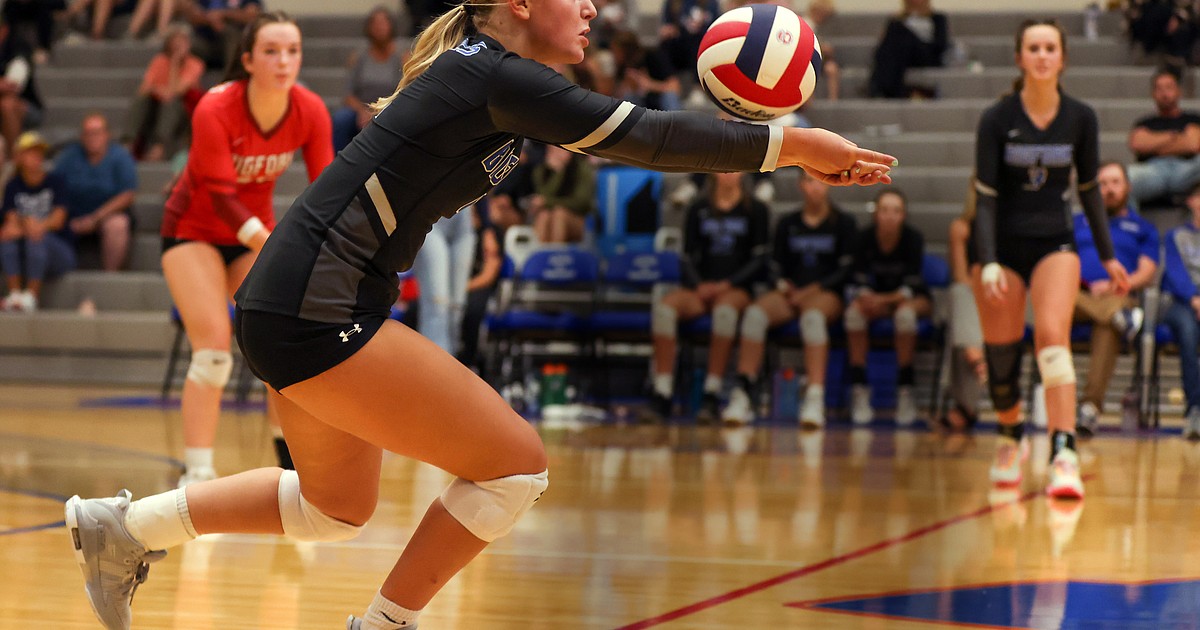 Volleyball splits pair of matchups | Bigfork Eagle