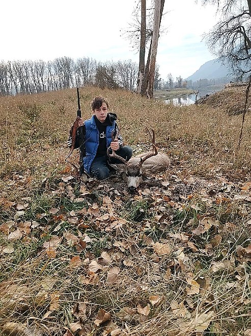 Local youth gets first deer | Bonners Ferry Herald
