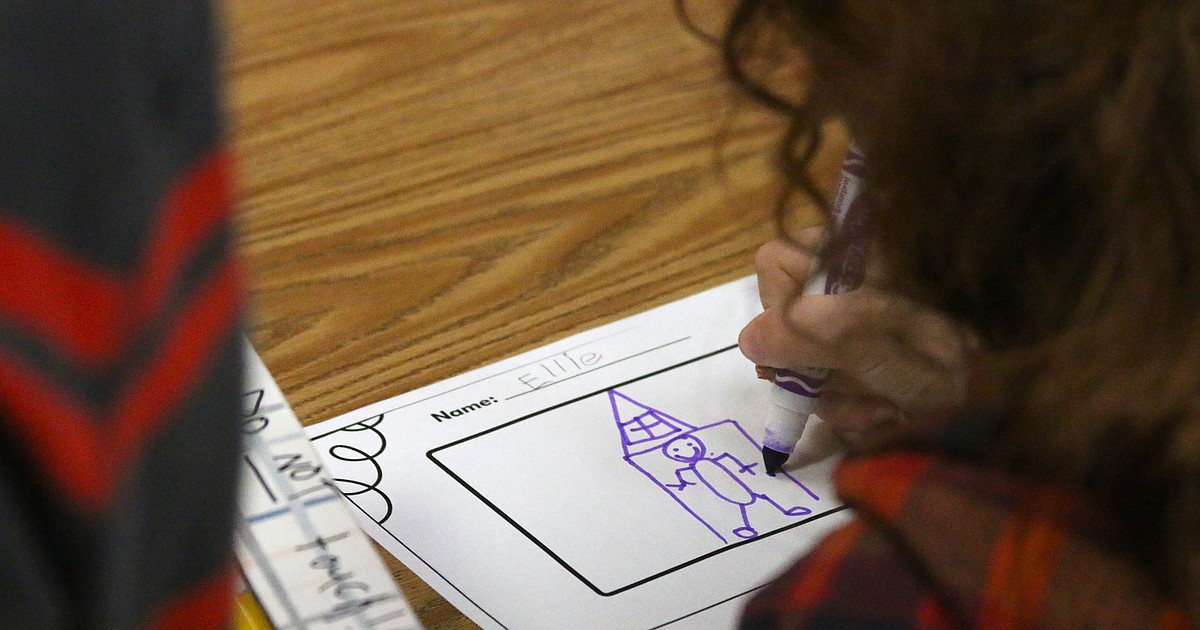 Area students deliver warmth with Blankets of Hope | Bonner County ...