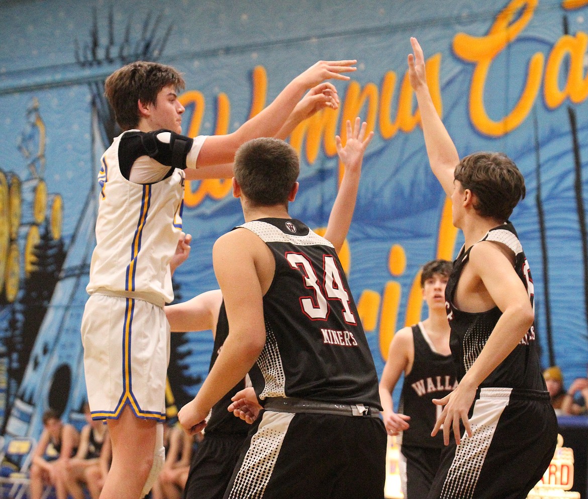 PREP BASKETBALL: Clark Fork boys firing on all cylinders in huge win ...