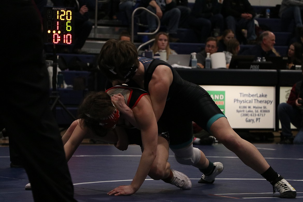 PREP ROUNDUP: Timberlake wins second straight district wrestling title ...