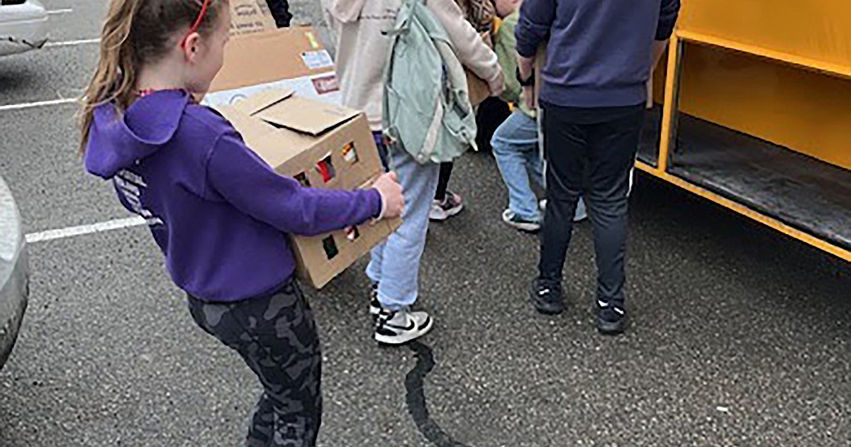 Hope students share hearts, help food bank | Bonner County Daily Bee