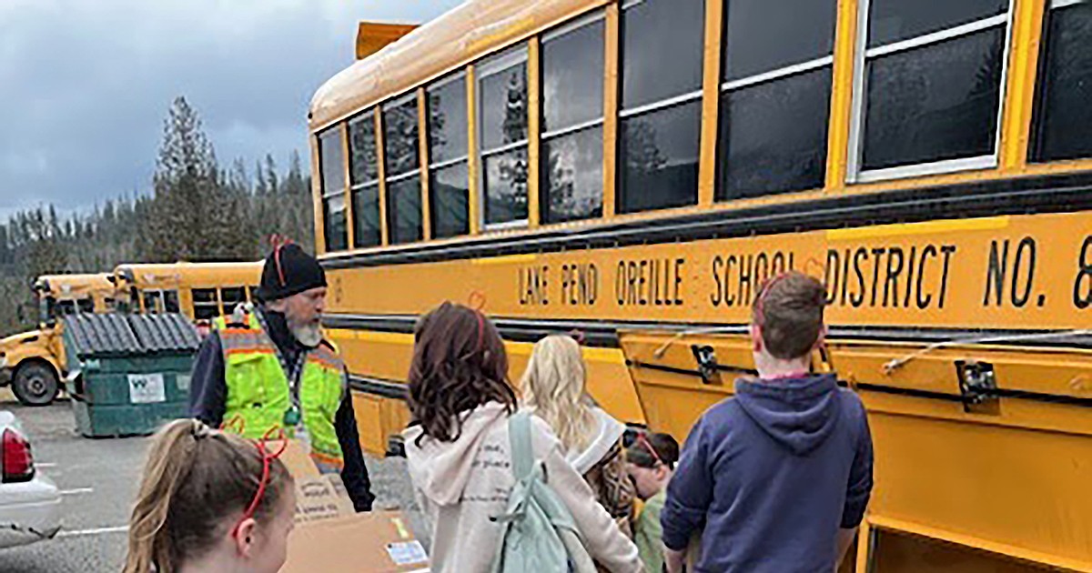 Hope students share hearts, help food bank | Bonner County Daily Bee