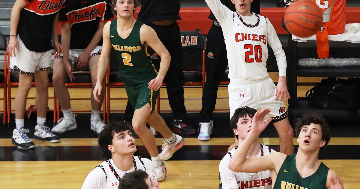 Ronan Chiefs advance in Western A Divisional | Lake County Leader