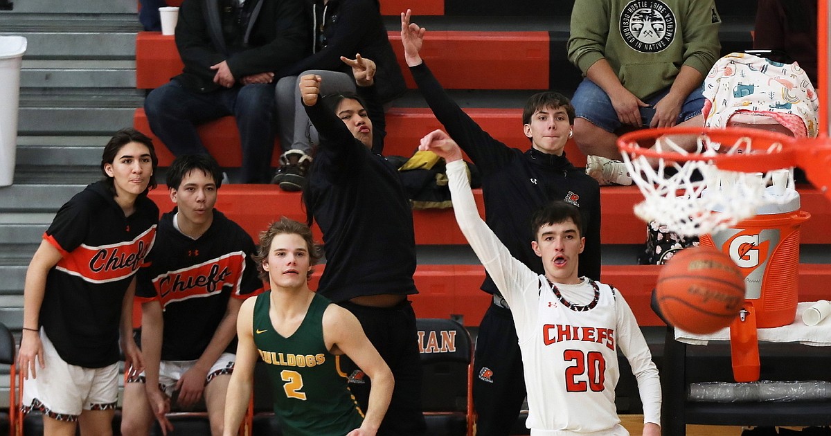 Ronan Chiefs advance in Western A Divisional | Lake County Leader