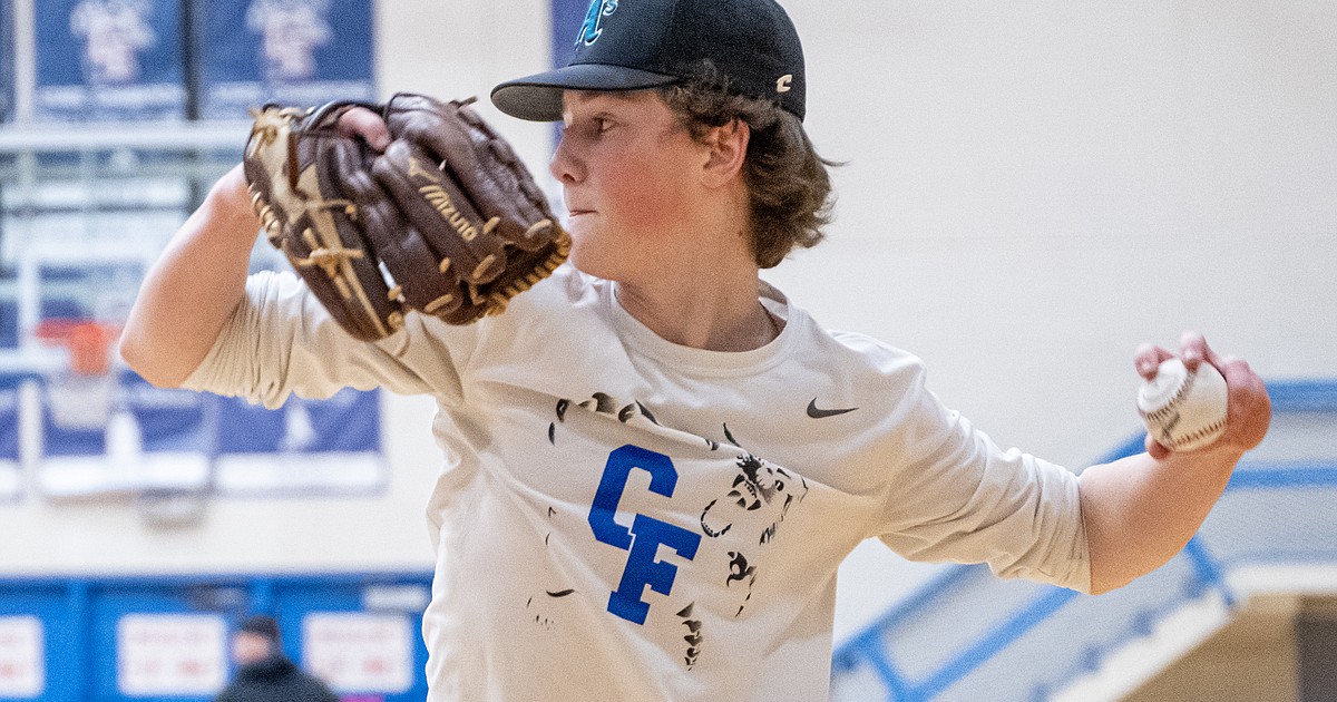 Baseball starts practice, hope snow subsides | Hungry Horse News