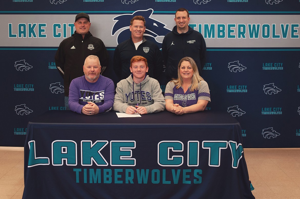 Signing photos April 5, 2024 | Coeur d'Alene Press