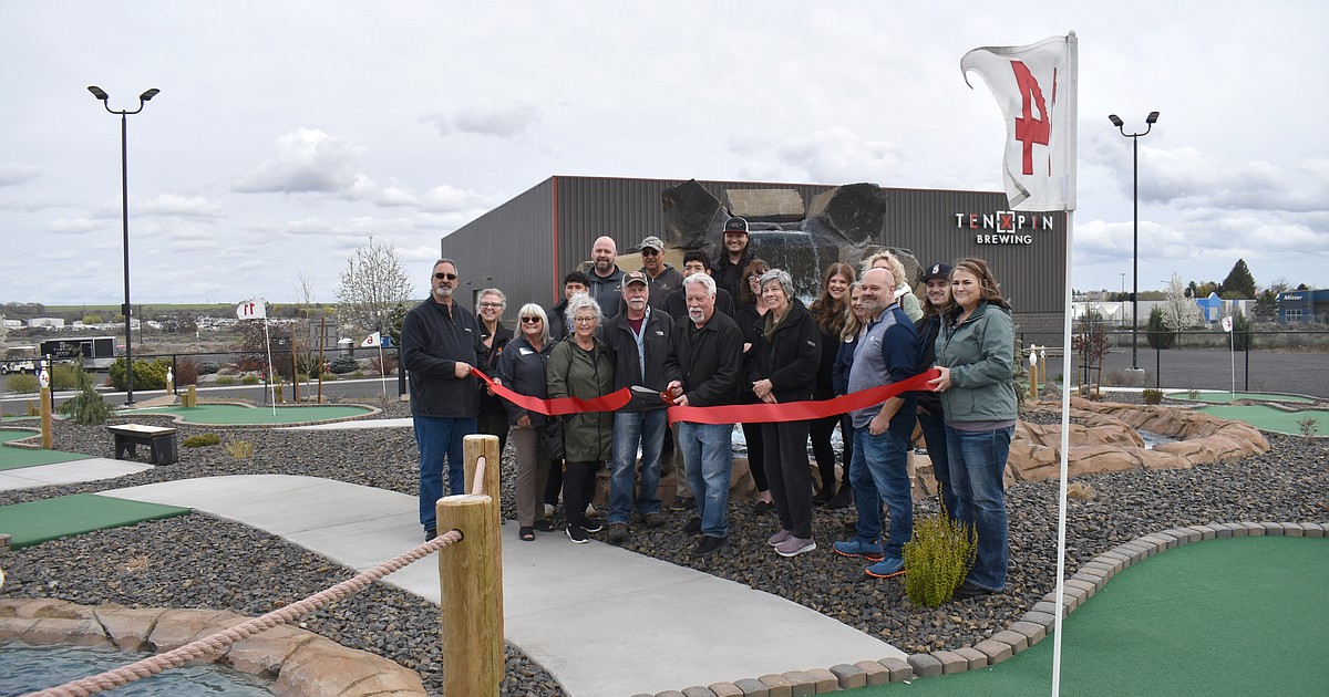 Lake Bowl chops the ribbon | Columbia Basin Herald