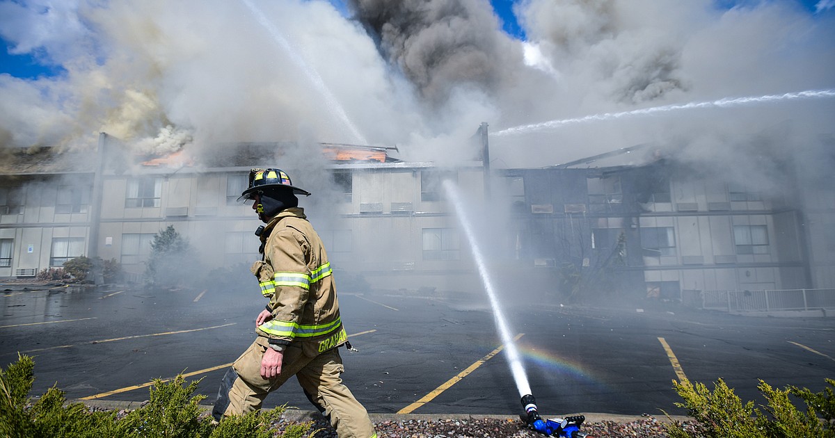 PHOTOS: Firefighters battle blaze at Quality Inn in Kalispell | Daily ...