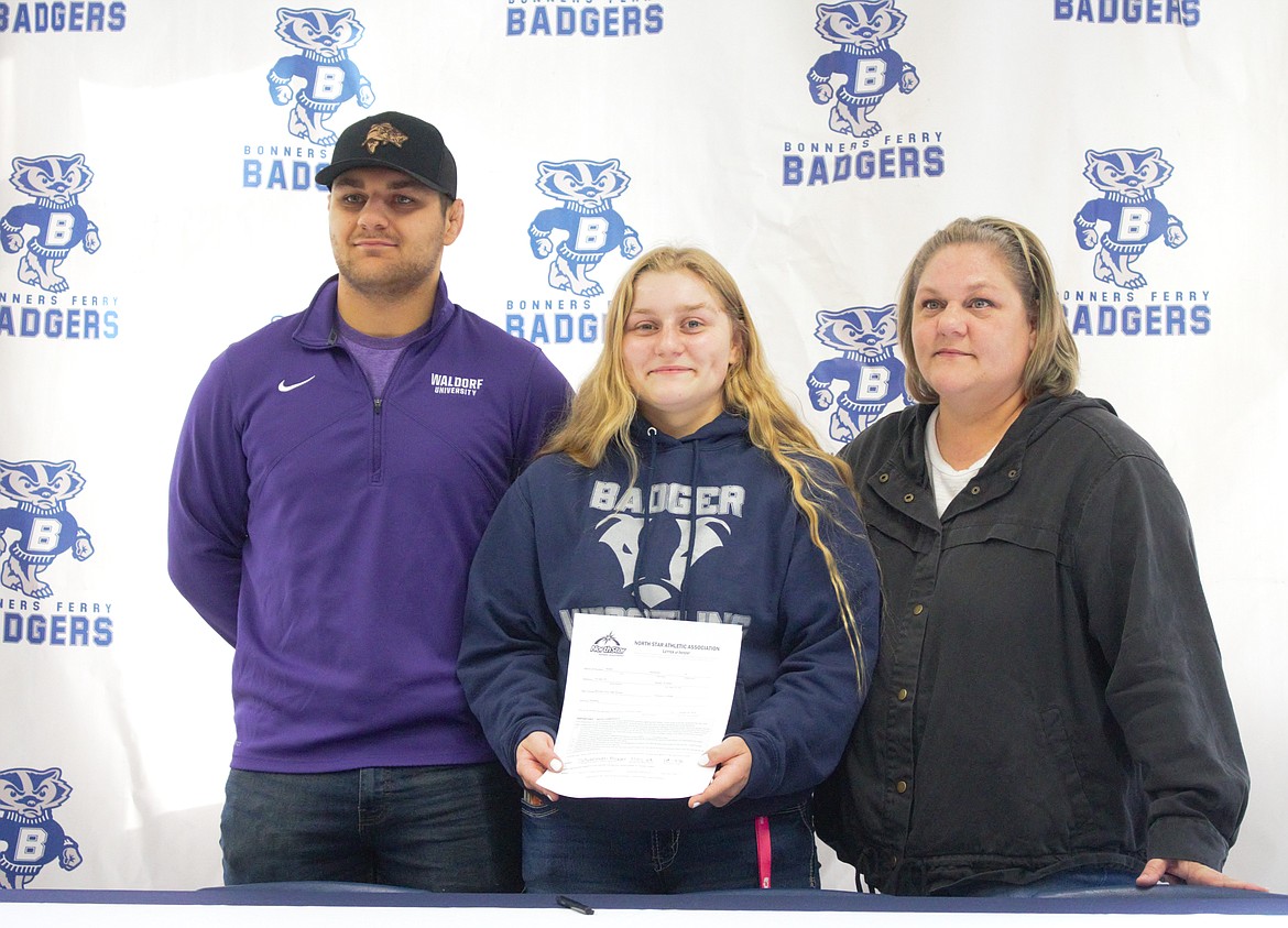 Rickter signs to wrestle in college | Bonners Ferry Herald