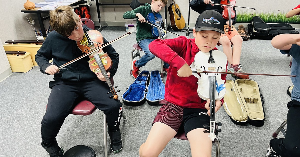 Elementary students learn to fiddle at workshop | Bonner County Daily Bee