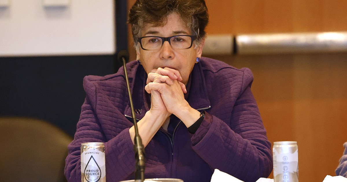 UW president to step down next year | Columbia Basin Herald