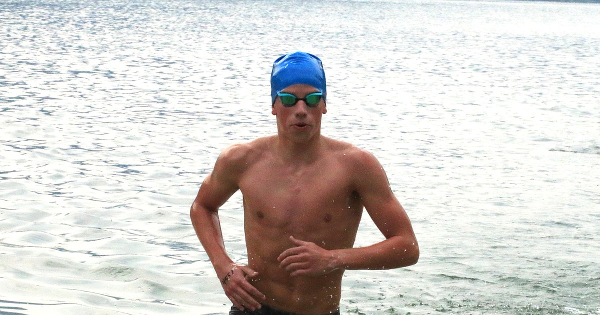 Lake City athletes make splash .... Bennett, Anain win titles at 29th ...