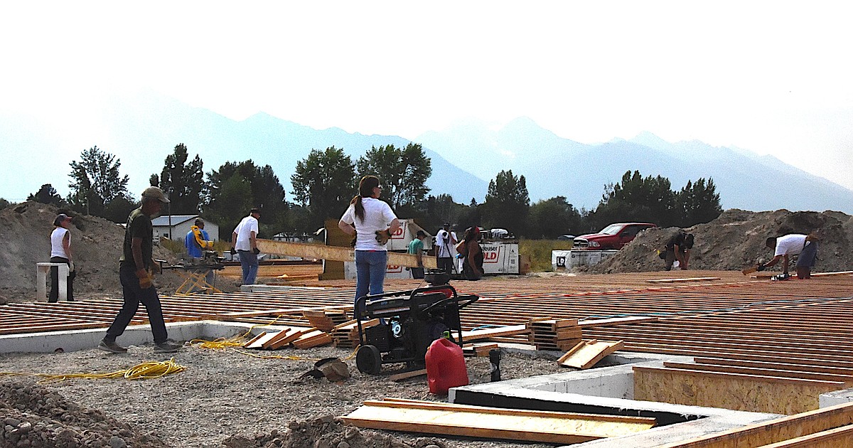 Building Blitz: Community comes together to build Jake's House | Lake ...
