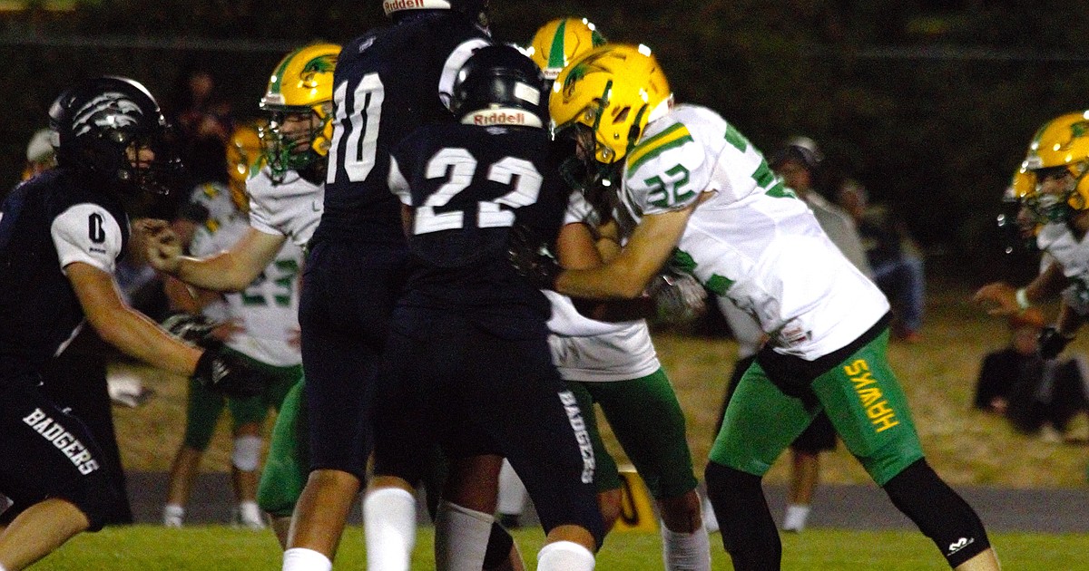 FOOTBALL: Lions victory, Hiatt scores season’s first TD for Badgers ...