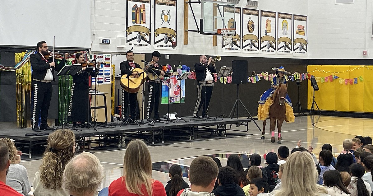 Royal Middle School celebrates Hispanic Heritage Day | Columbia Basin ...
